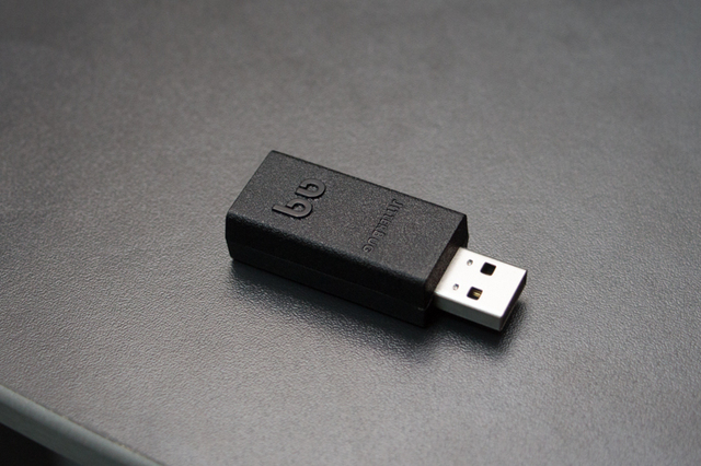 AudioQuest、PCとUSB-DAC間のジッターを低減する“USBフィルター”「JITTER BUG」 - PHILE WEB