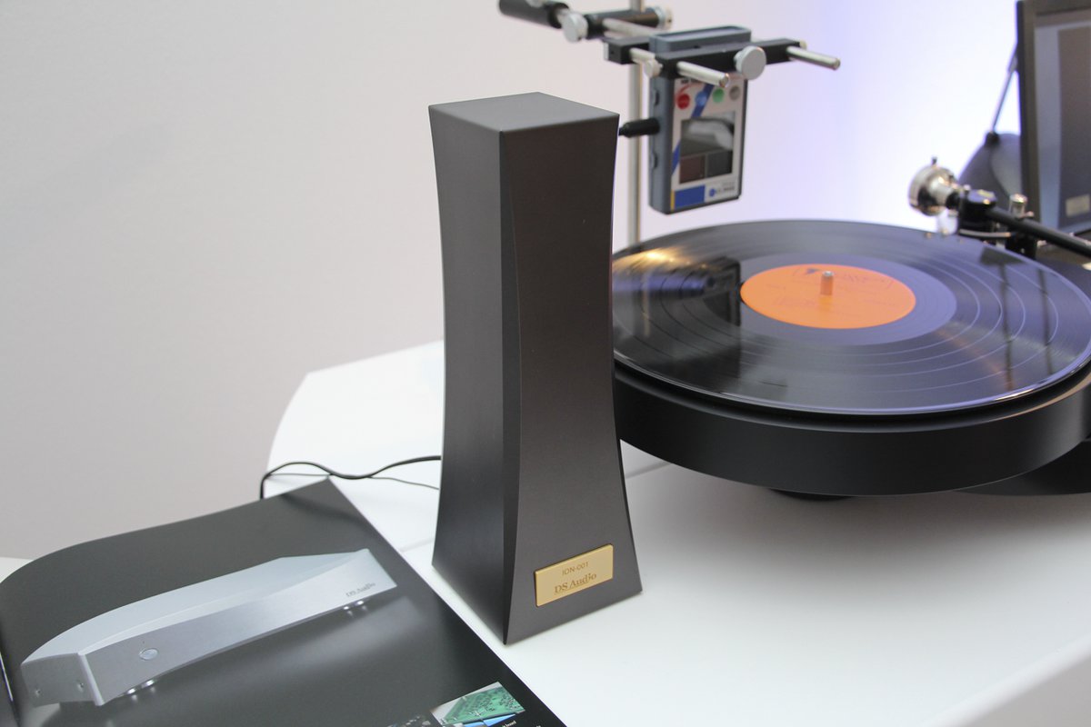 ＜HIGH END＞DS Audioのユニークさ際立つ最新イオナイザーに注目集まる - PHILE WEB