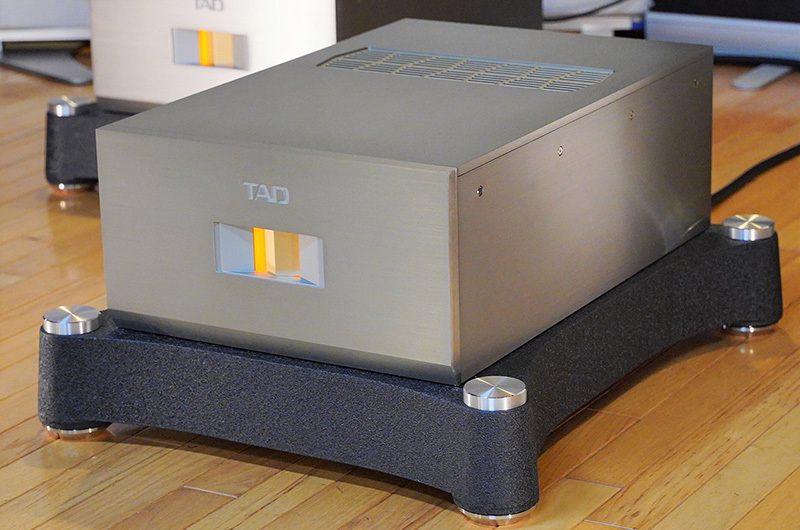TAD、320万の新旗艦モノパワーアンプ「TAD-M700」。2chの「TAD-M700S」も用意 - PHILE WEB
