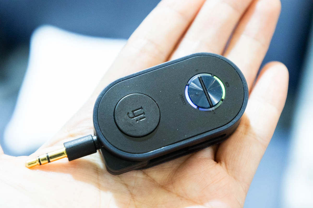 【HIGH END】iFi audio、“ファーストクラス”の音をもたらす機内用Bluetoothアダプター「UP TRAVEL」発表 - PHILE WEB