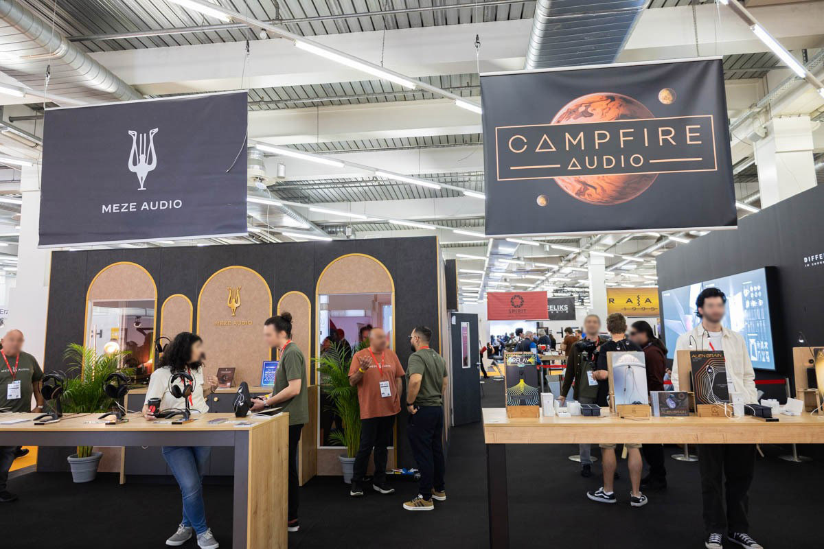 【HIGH END】Mezeの開放型「105 SILVA」、ヤマハのプロトタイプなど世界のハイエンドヘッドホンが集結！ - PHILE WEB