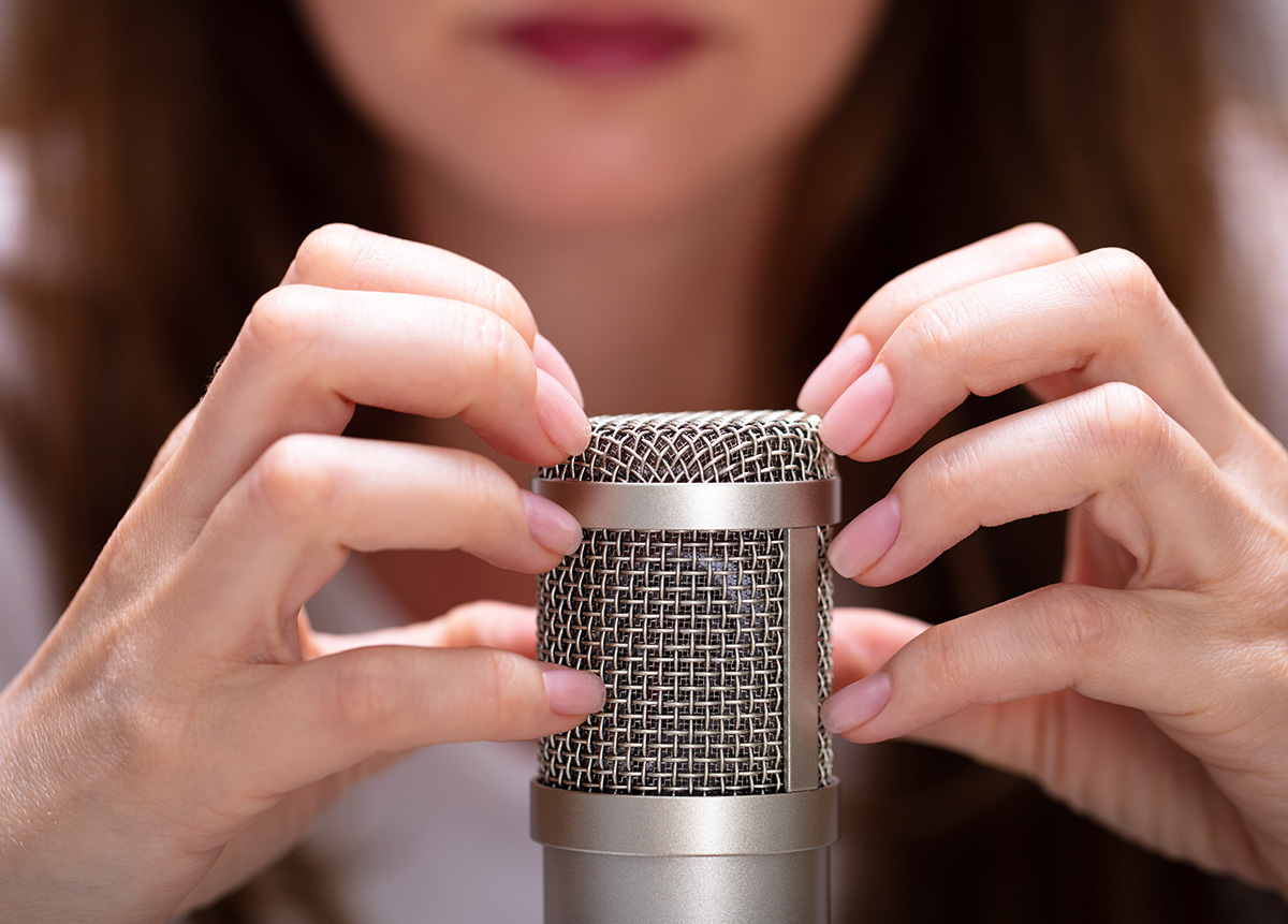 耳がすごい気持ちいい…！ ASMRをiPhoneで楽しむ「必須設定」とは？ - PHILE WEB