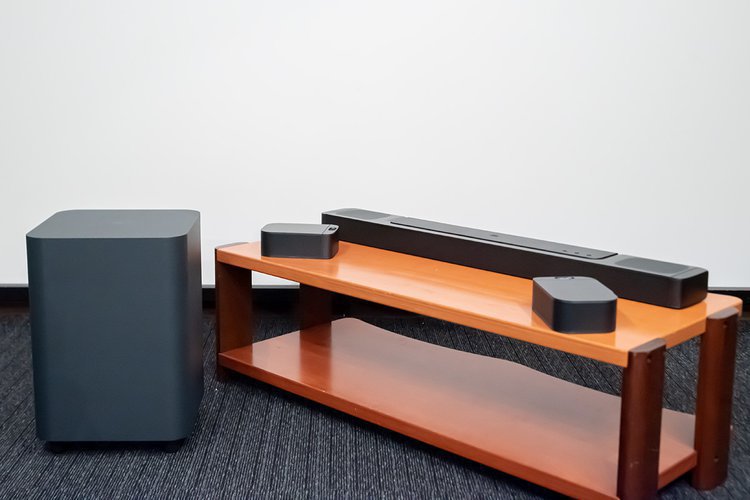 「リビングに劇場の音を持ち込める」と評論家絶賛。JBLの“高コスパ”サウンドバー「BAR 800」がAmazonプライムデーで7万円切りに！ - PHILE WEB