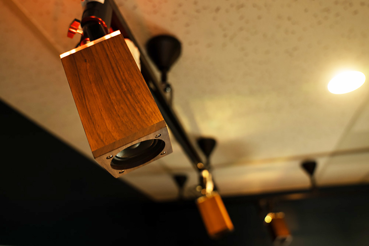 ミューシグナル、ライティングダクトレールに直接取り付け可能なWi-Fiスピーカー「Sound Rail」 - PHILE WEB