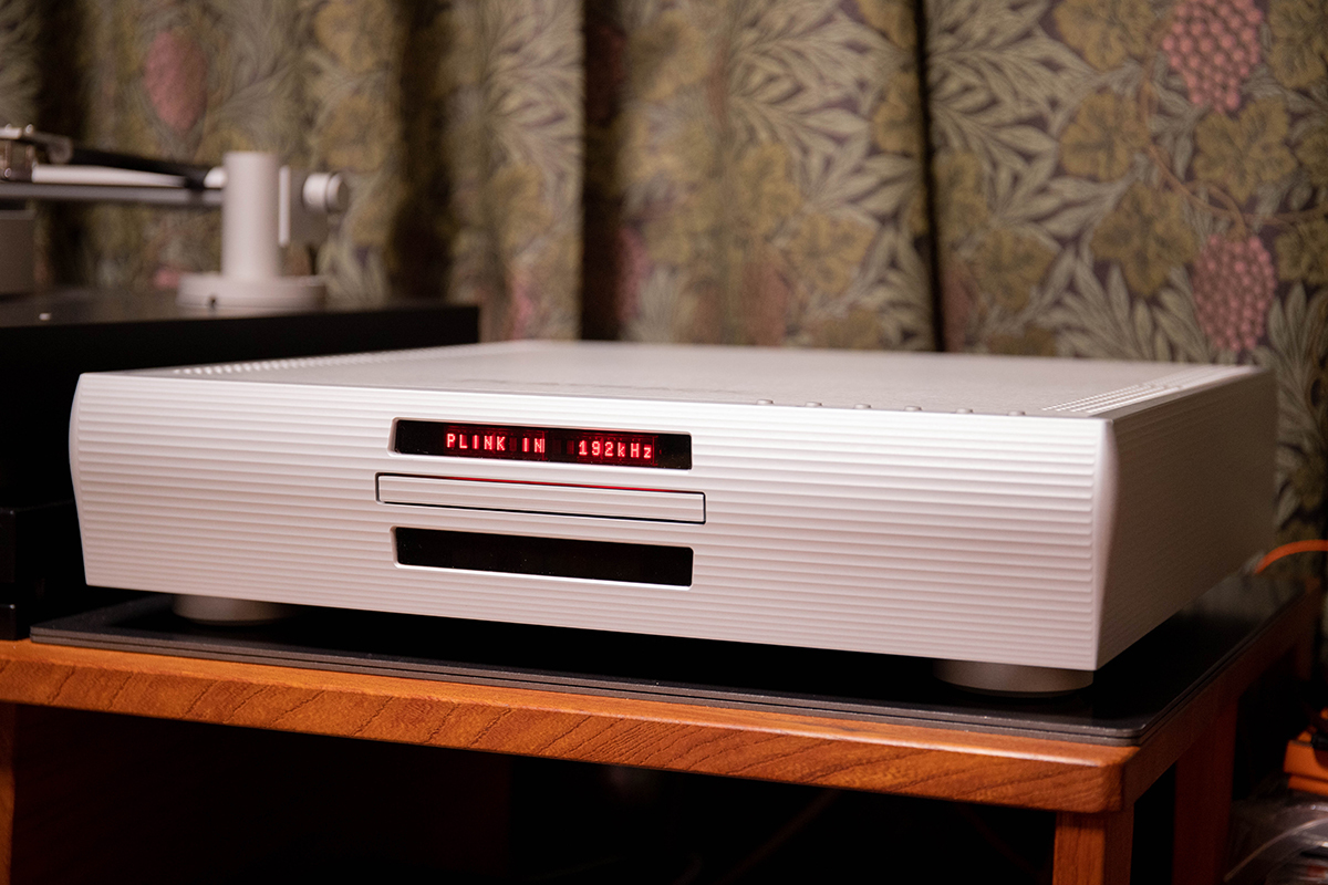 1bit DACらしい繊細さと独創的な技術が持ち味。Playback Designsの最新SACDプレーヤー「MPS-6」を聴く ...